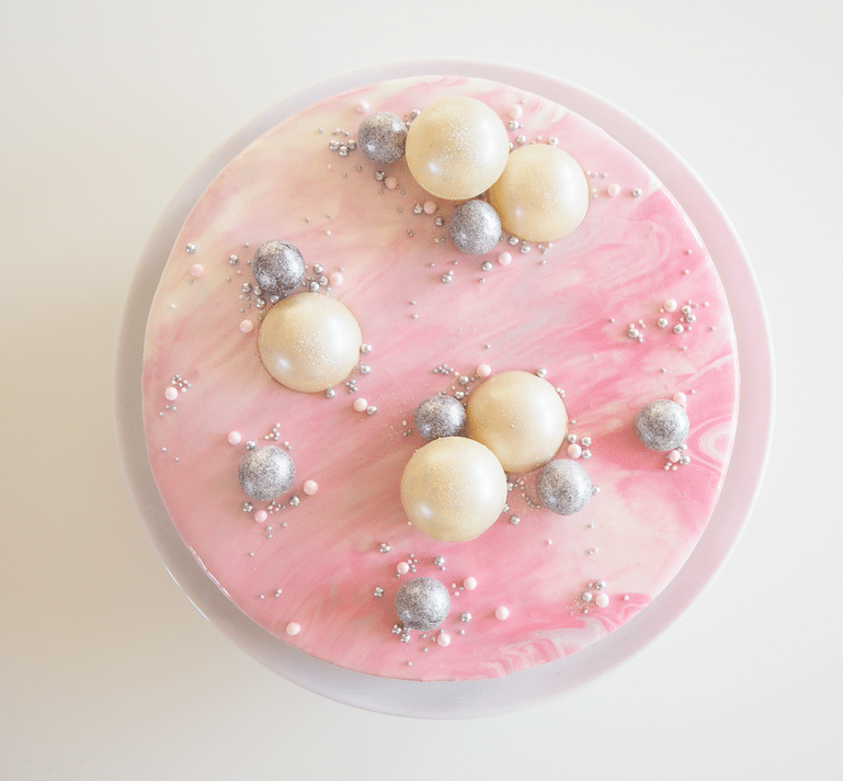 Glaze lagkage med pynt - Ditte Julie Jensen